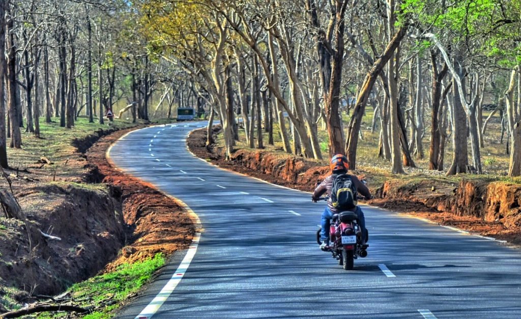 Foreigner's Guide - Motorcycle Riding Tips For India - Travelmynation